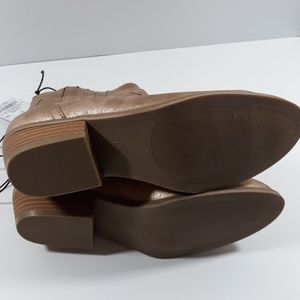 Universal Thread | Shoes | Womens Metallic Western Ankle Boots | Poshmark